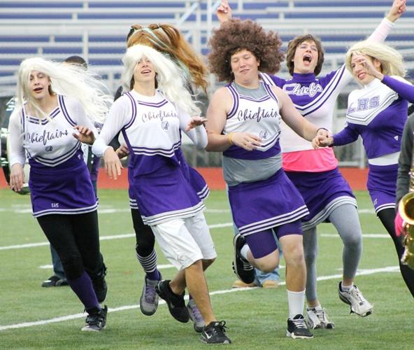 Senior girls edge juniors in annual Powder Puff game | Sports ...