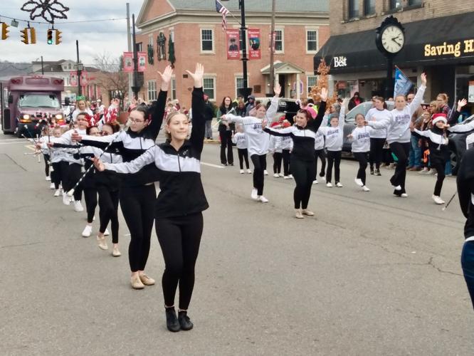 Christmas parade a hit | Events | logandaily.com