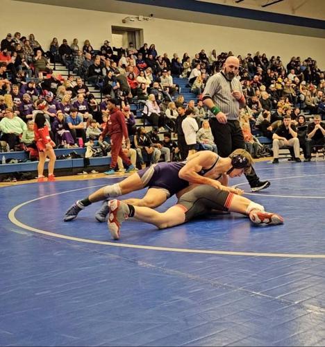 Aiden Jones-Dewey goes 4-1 at the Comet Classic | Sports | logandaily.com