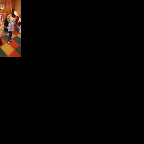 Logan-Hocking Public Library holds "Here Comes Santa Claus" themed ...