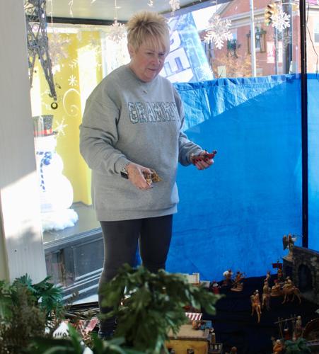 Local couple’s nativity scene finds new downtown display site | Holiday | logandaily.com