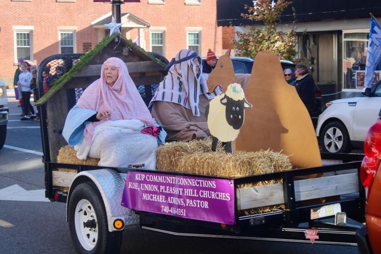 Chamber Christmas parade goes over big | | logandaily.com