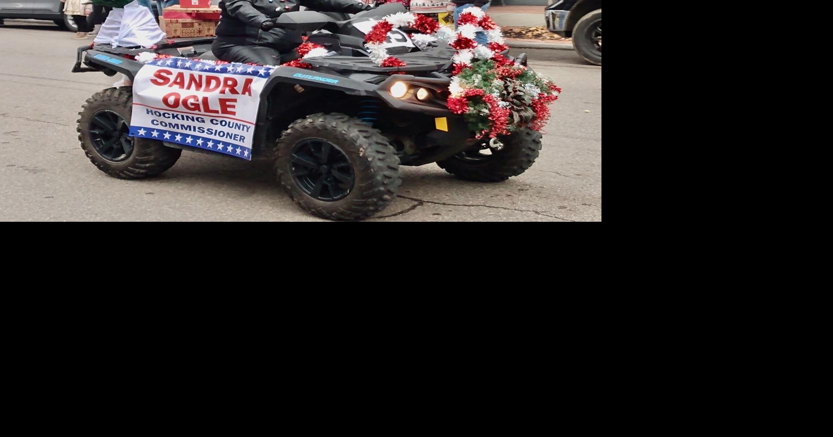 Christmas parade a hit | Events | logandaily.com