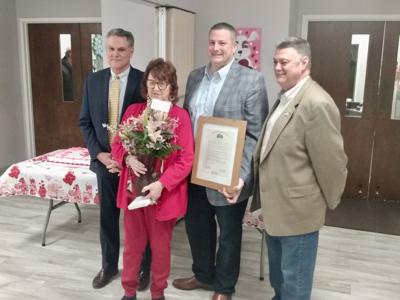 County commissioners, state auditor both honor former Commissioner Ogle ...