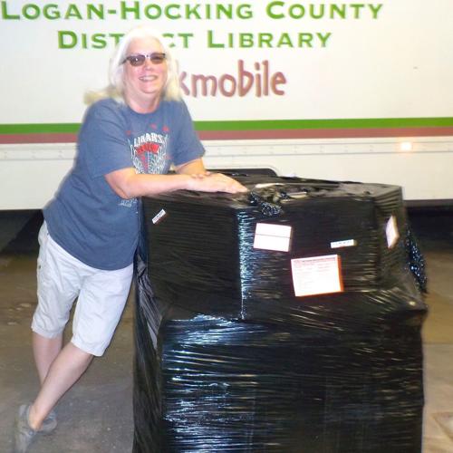 Chicago couple donates 835 pounds of books to Logan library | News ...