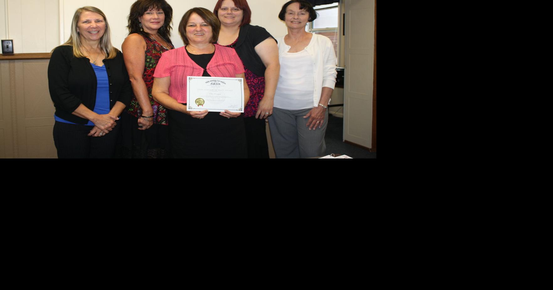 City Auditor presented award | News | logandaily.com