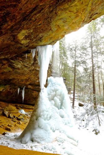 Ash Cave frozen from top to bottom | News | logandaily.com