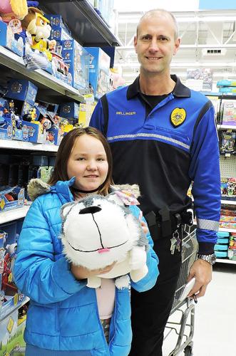 Bringing Christmas joy to local families | News | logandaily.com