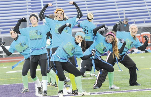 Seniors win Powder Puff football game | Sports | logandaily.com
