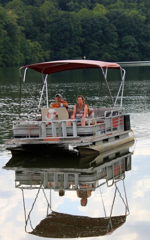 Pontoon fun for vacationers! | News | logandaily.com