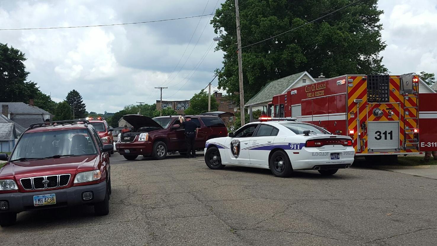 Logan police officers respond to wreck | News | logandaily.com