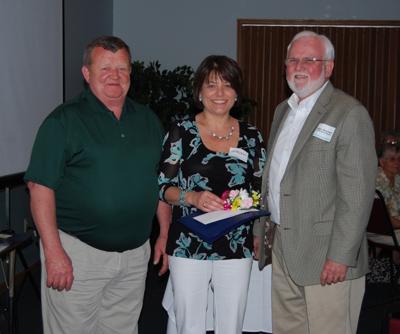 Carolyn Geiger receives Elly Crow Award | Neighbors | logandaily.com