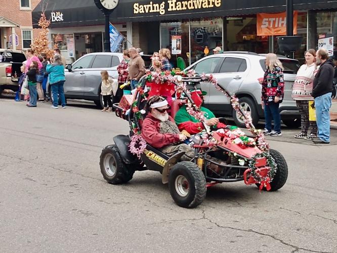 Christmas parade a hit | Events | logandaily.com