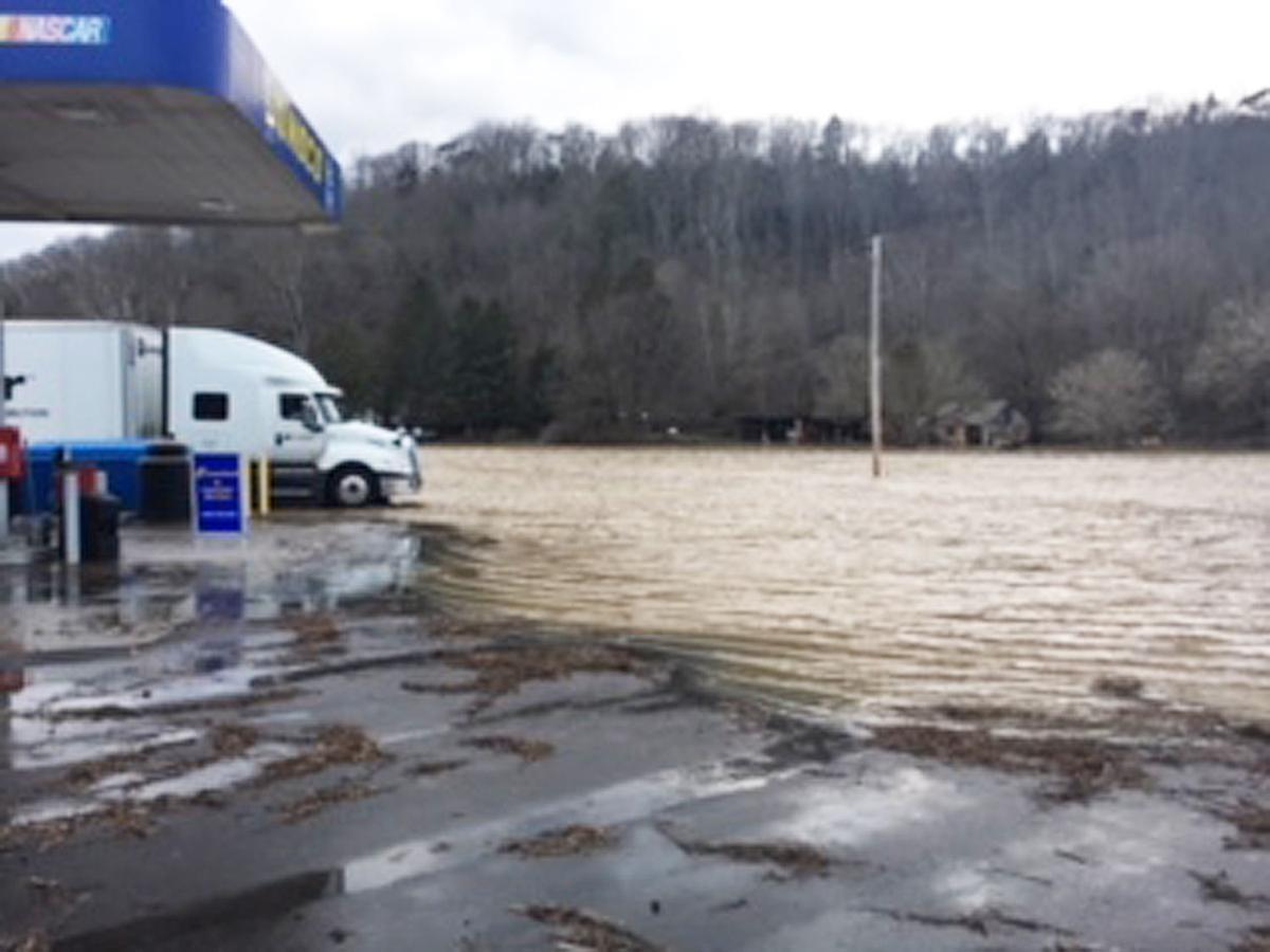 Flood waters wreak havoc on Hocking County | News | logandaily.com