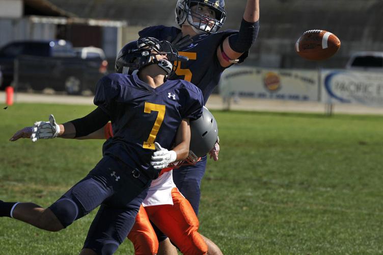 Eagles hammer 'Hounds 35-21 | Aghs | lompocrecord.com