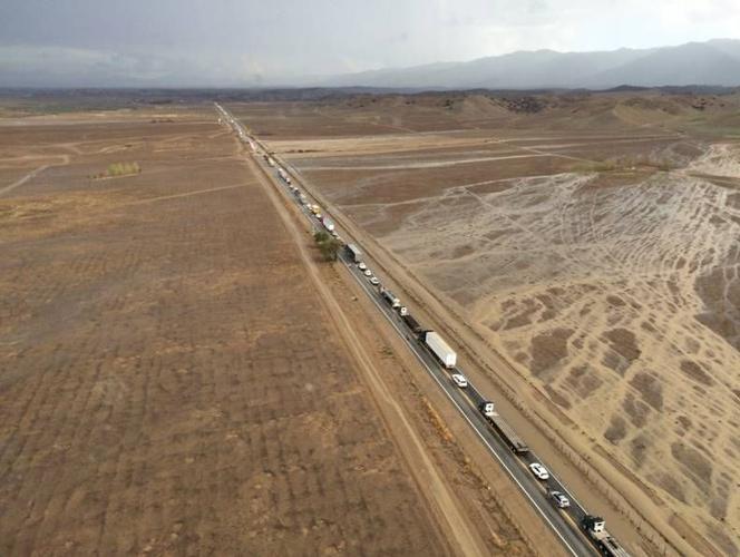 Flash flood shuts down Highway 166; more than 100 vehicles stranded ...