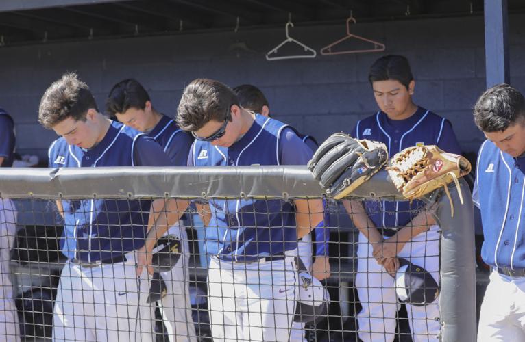 Eagles hold moment of silence to honor Teixeira | | lompocrecord.com