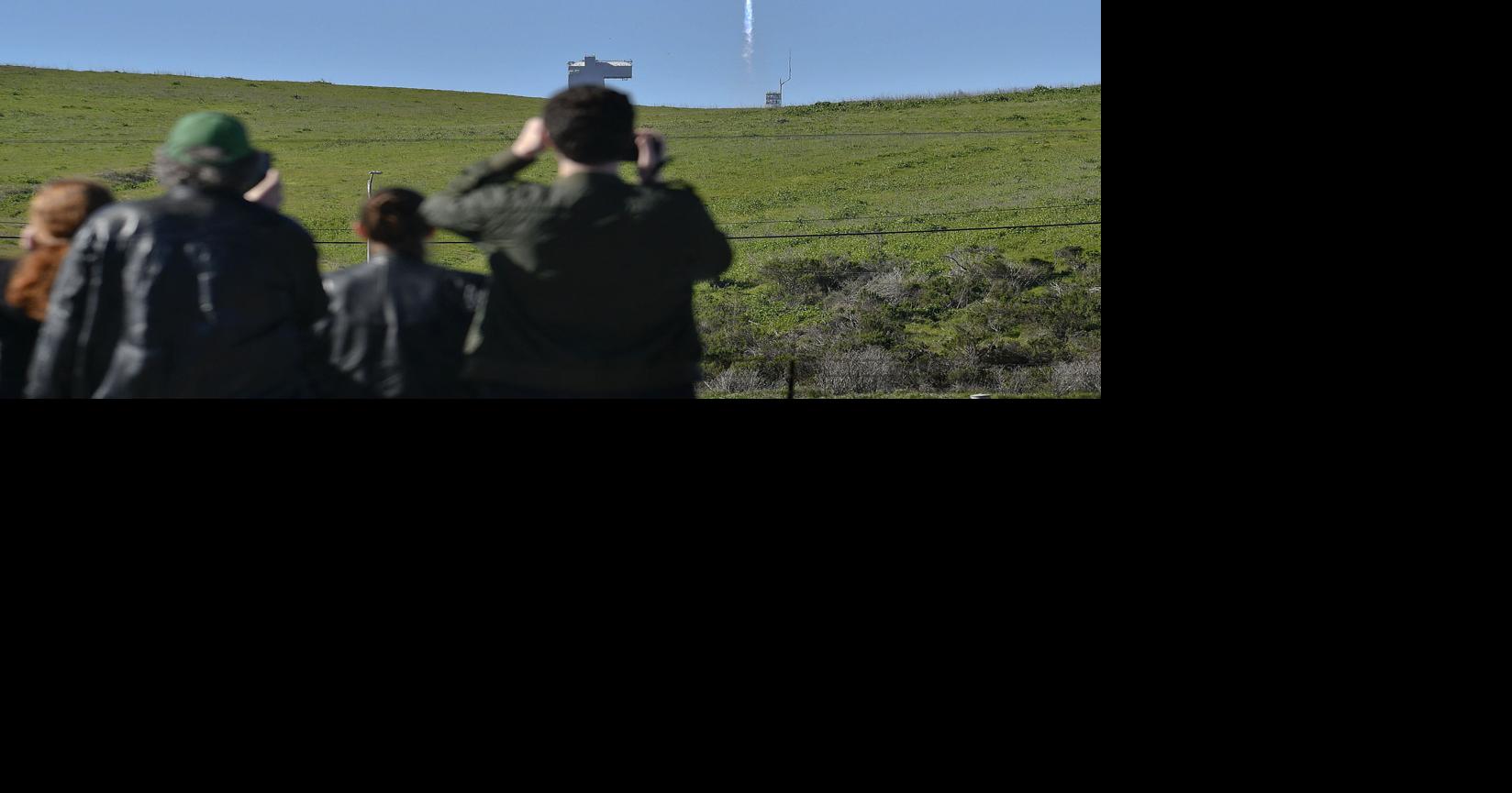 Atlas V blasts off from VAFB, spectators enjoy ideal conditions | Local ...
