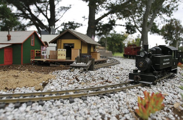 Model train travels to ‘Deadwood’ | Local News | lompocrecord.com