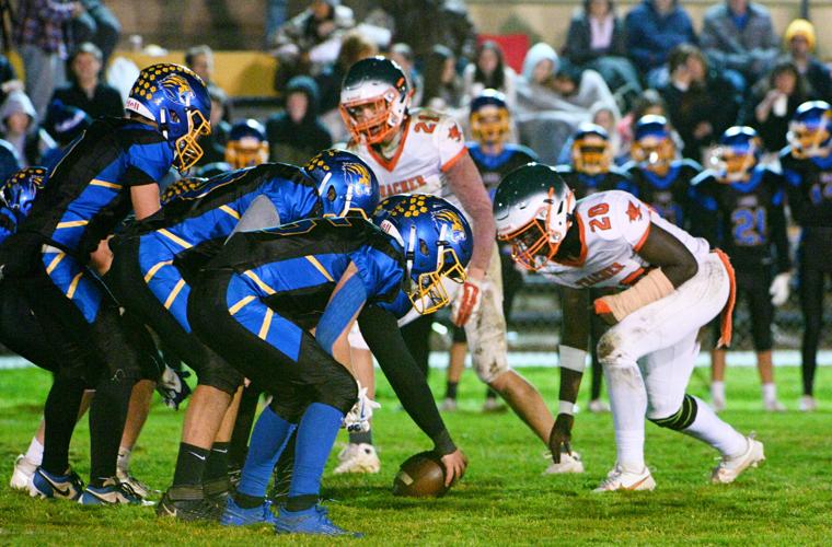 Local teams fall in football playoffs | High School | lompocrecord.com