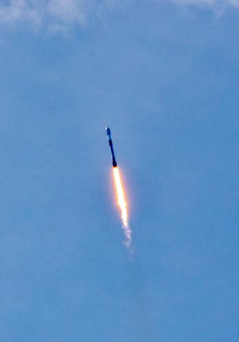 SpaceX Falcon 9 launches into clear skies Friday morning | Local News ...