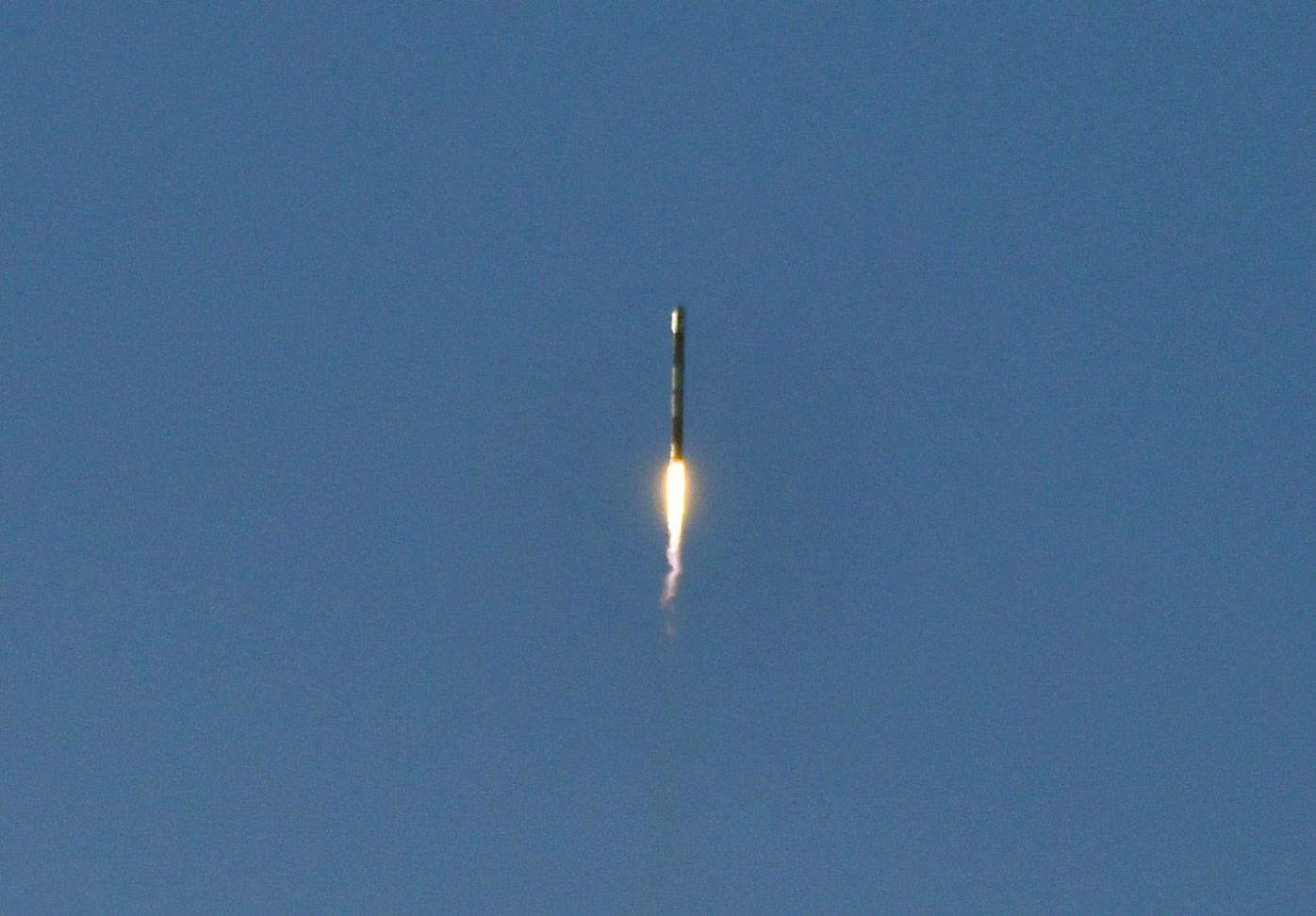 Firefly's rocket explosion stuns spectators; public urged to avoid ...