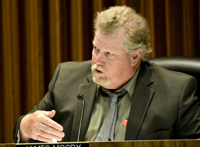 Lompoc mayor Osborne holds slight lead over challenger Mosby in early ...