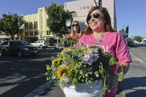 Lompoc florist spreads downtown cheer with 'Petal It Forward' campaign ...