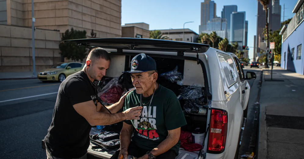 More street medicine teams tackle the homeless health care crisis ...
