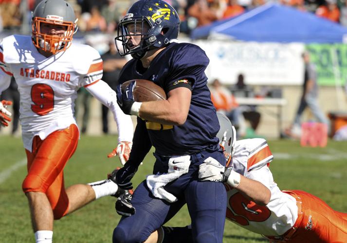 Eagles hammer 'Hounds 35-21 | Aghs | lompocrecord.com