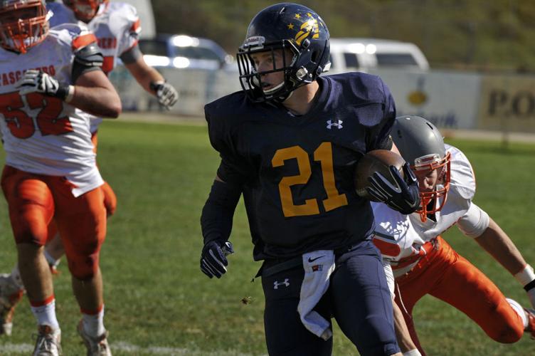 Eagles hammer 'Hounds 35-21 | Aghs | lompocrecord.com