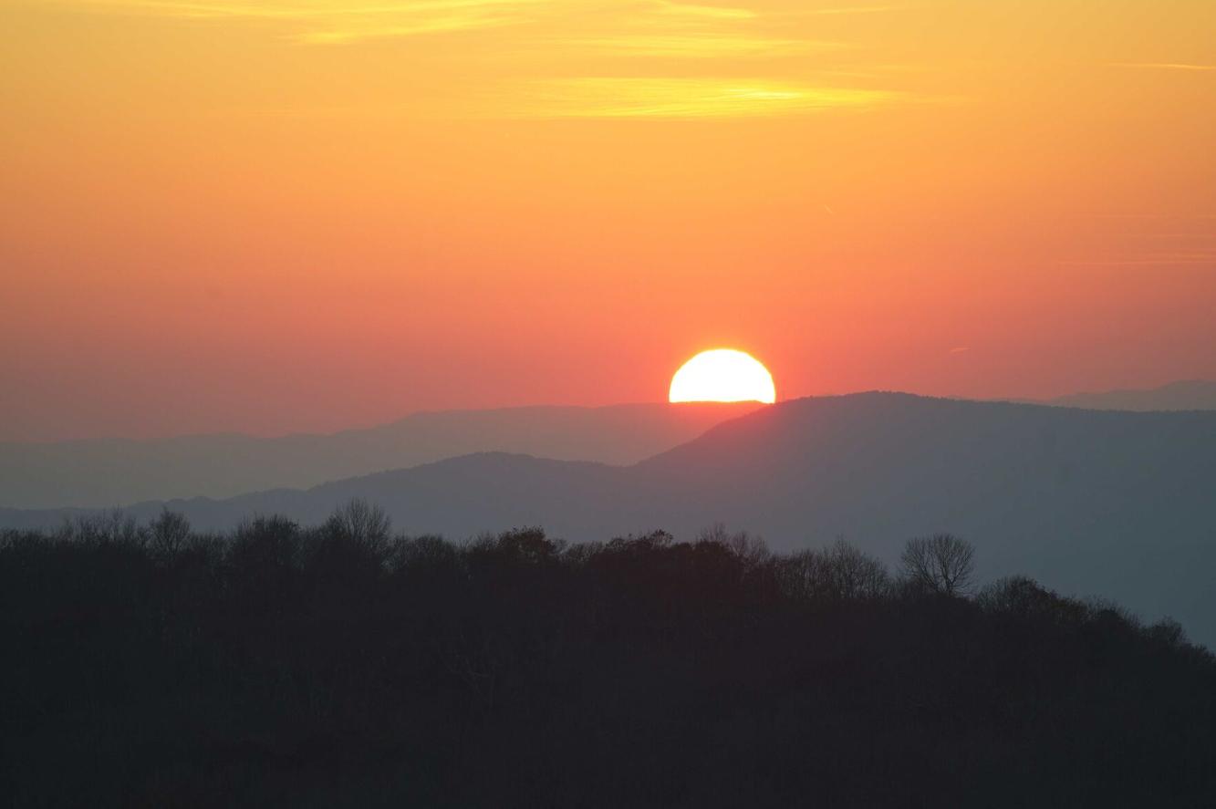 Blue Ridge Sunset | A Loudoun Moment - Photos by Douglas Graham ...
