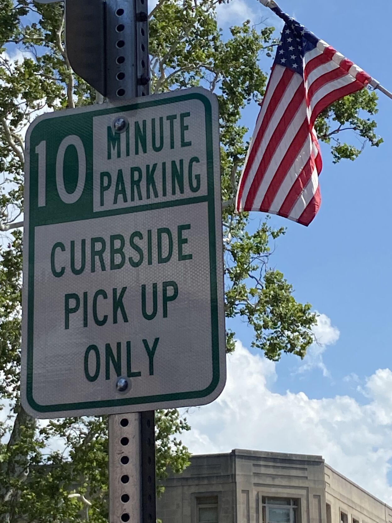 Leesburg Council Approves More Business Signage | Leesburg | loudounnow.com