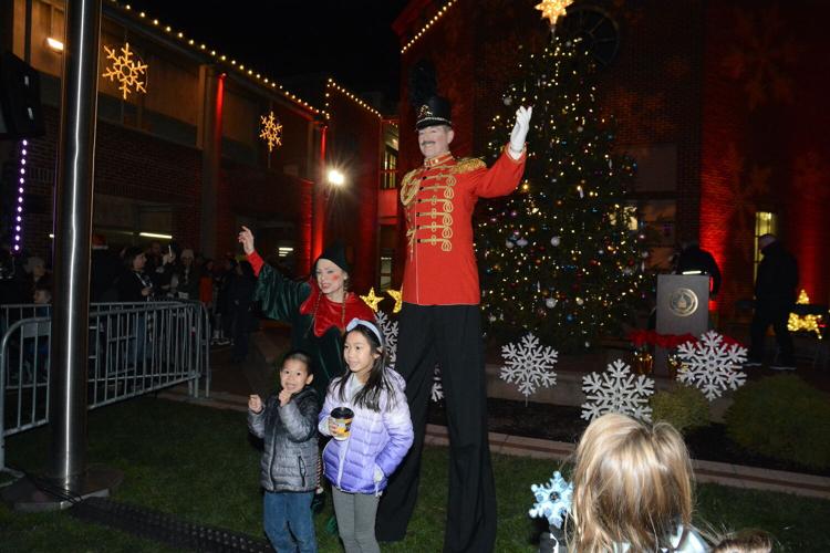 Photo Gallery: Leesburg Tree Lighting Ceremony | Leesburg | loudounnow.com