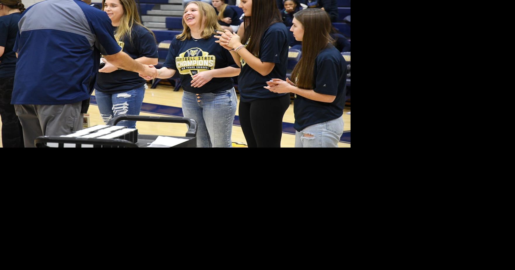 'Tis the (ring) season: New Prairie softball team receives jewelry ...