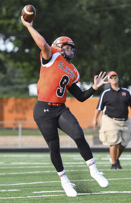Former players give back to Slicers' football | Sports ...