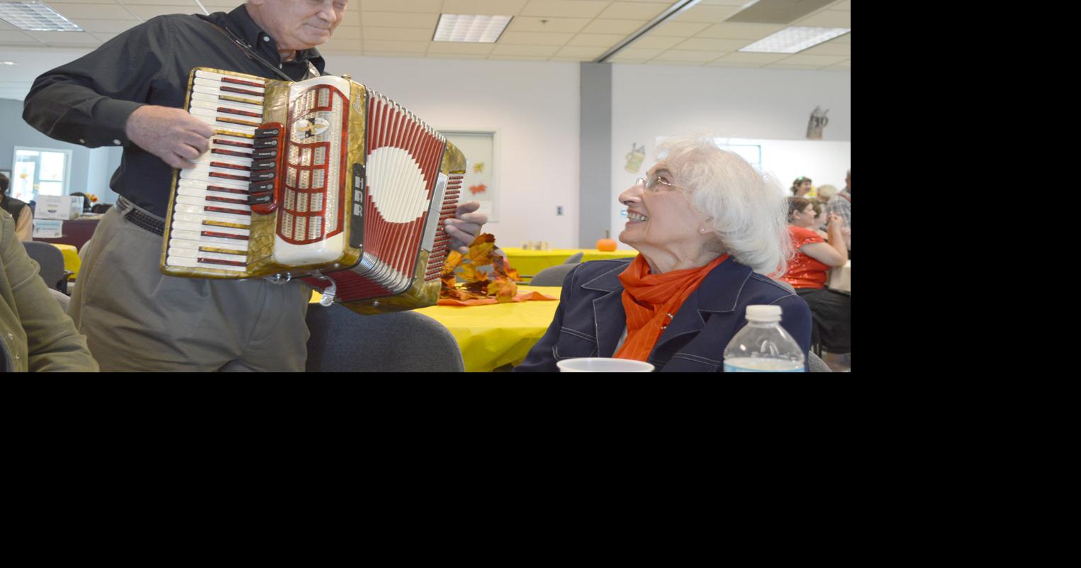 They call him the 'Strolling Minstrel' | News | lpheralddispatch.com