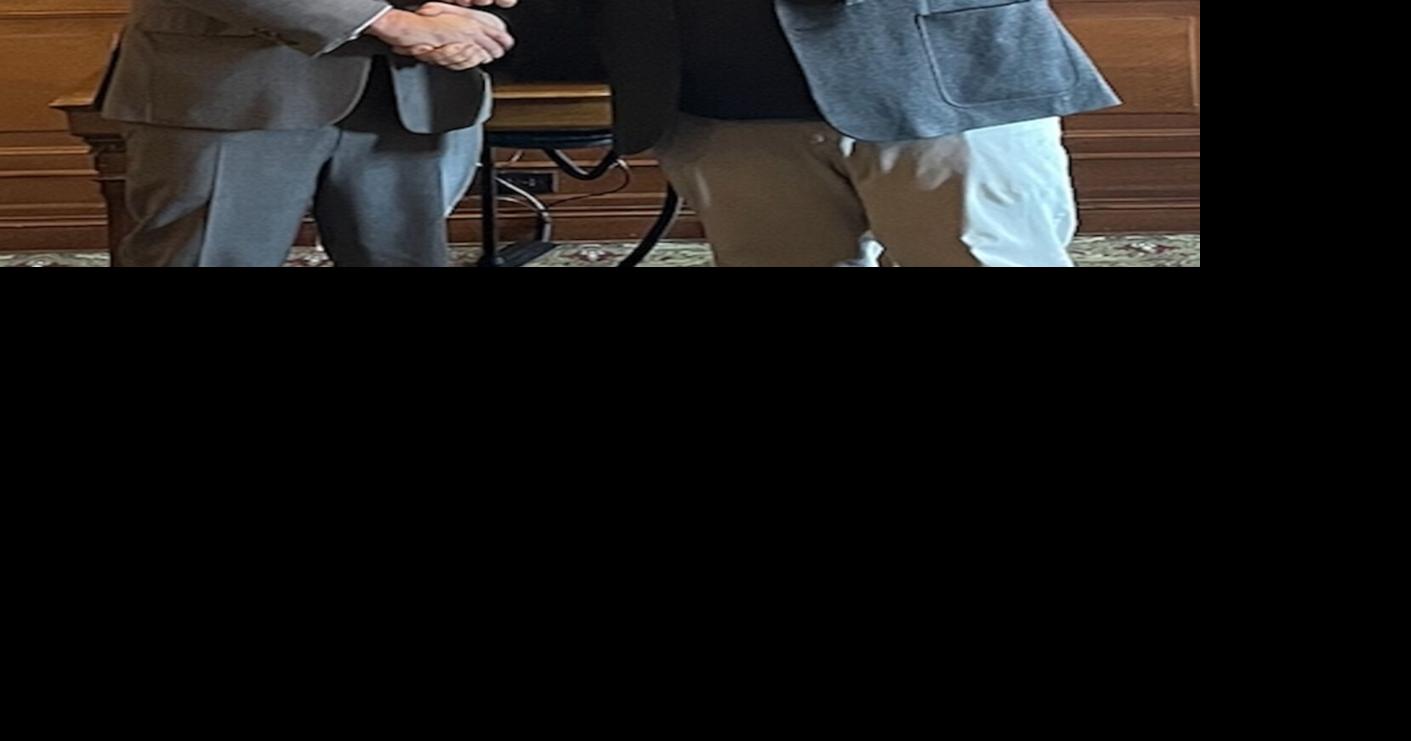 Pol honored for signing term limits pledge | Local News ...