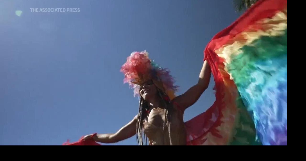 Stilt artist brightens Rio's street carnival | Ap Video ...