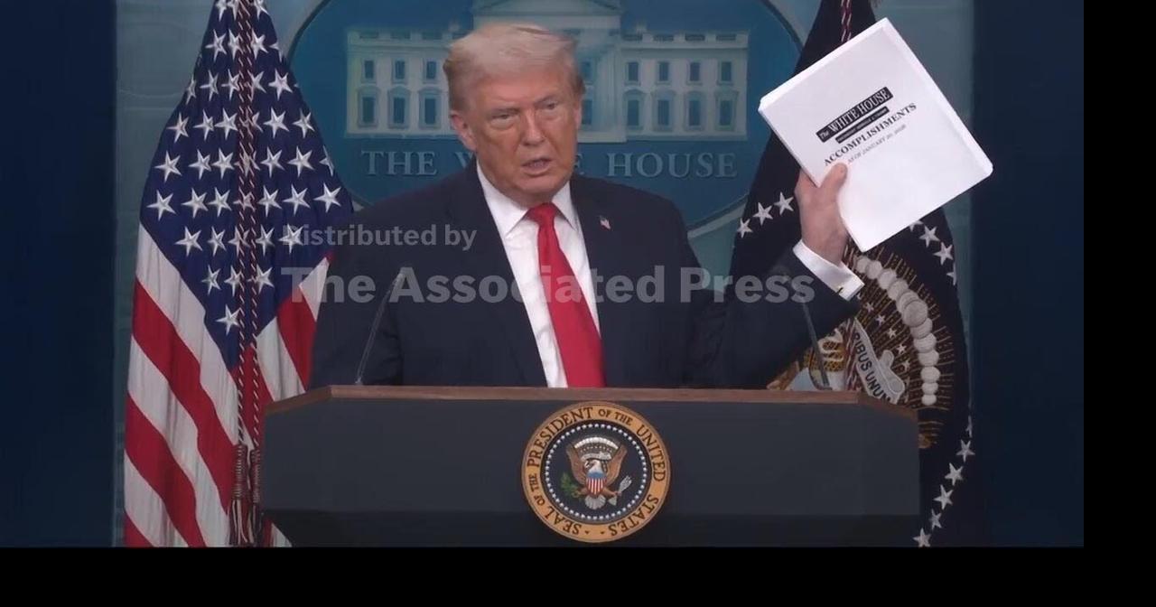 Trump throws his stack of accomplishments on the floor during press ...