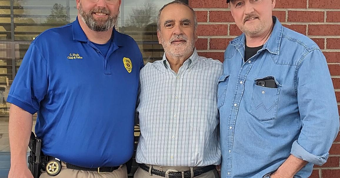 Zavalla residents help former mayor Carlos Guzman celebrate his retirement | Local & State ...