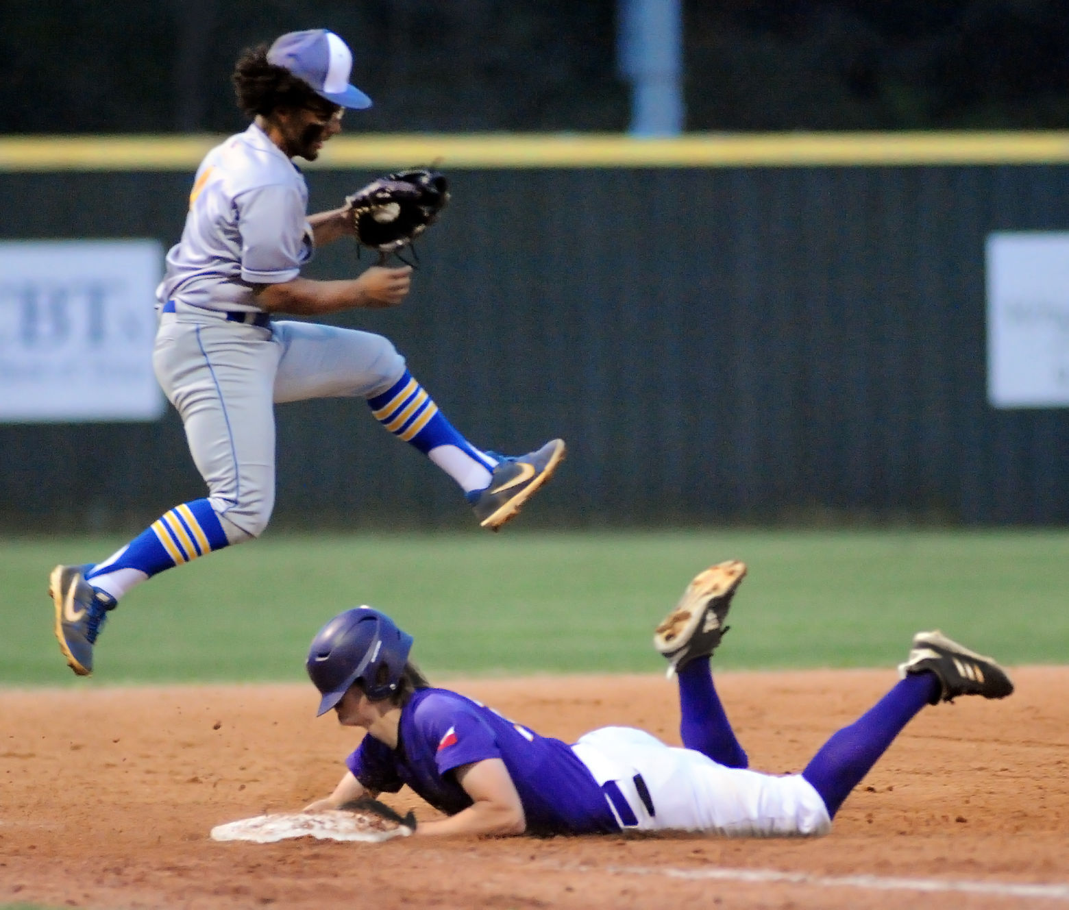 Panthers roll in district opener | High School | lufkindailynews.com