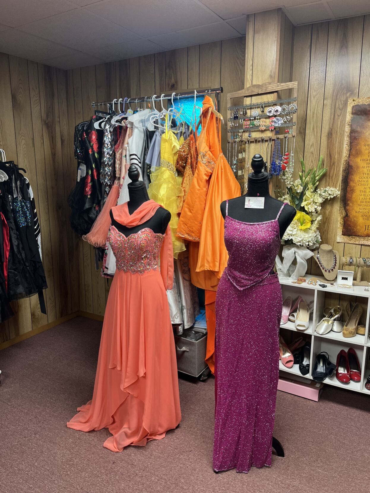 Priscilla's Closet offering free formal dresses just in time for prom ...