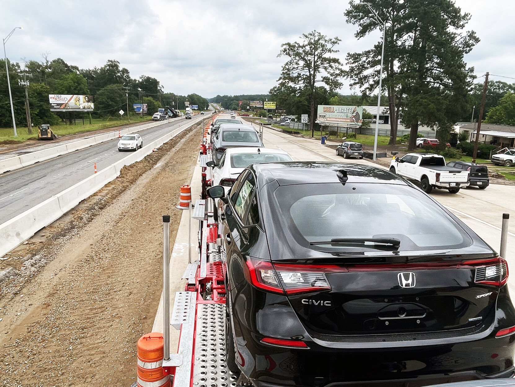 Sheriff: Pedestrian dies after being struck by semi-truck in Diboll ...