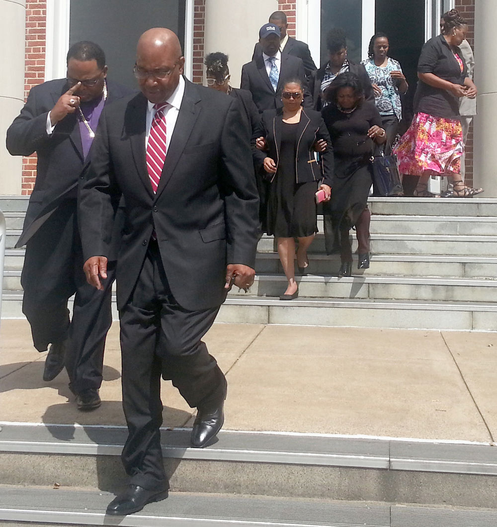 Biden commutes sentence of former DETCOG executive director Diggles ...