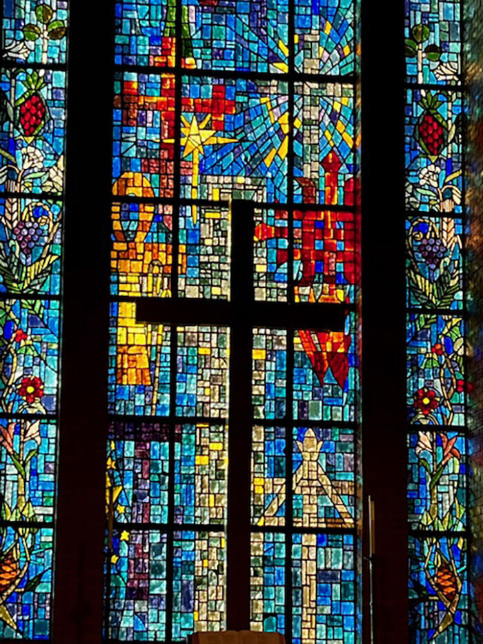 Congregant absorbs beauty of stained glass at FUMC Lufkin | Charm ...