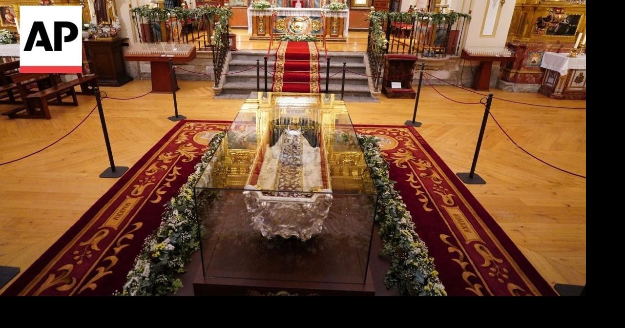 A Spanish saint's remains are on display more than 440 years after her ...