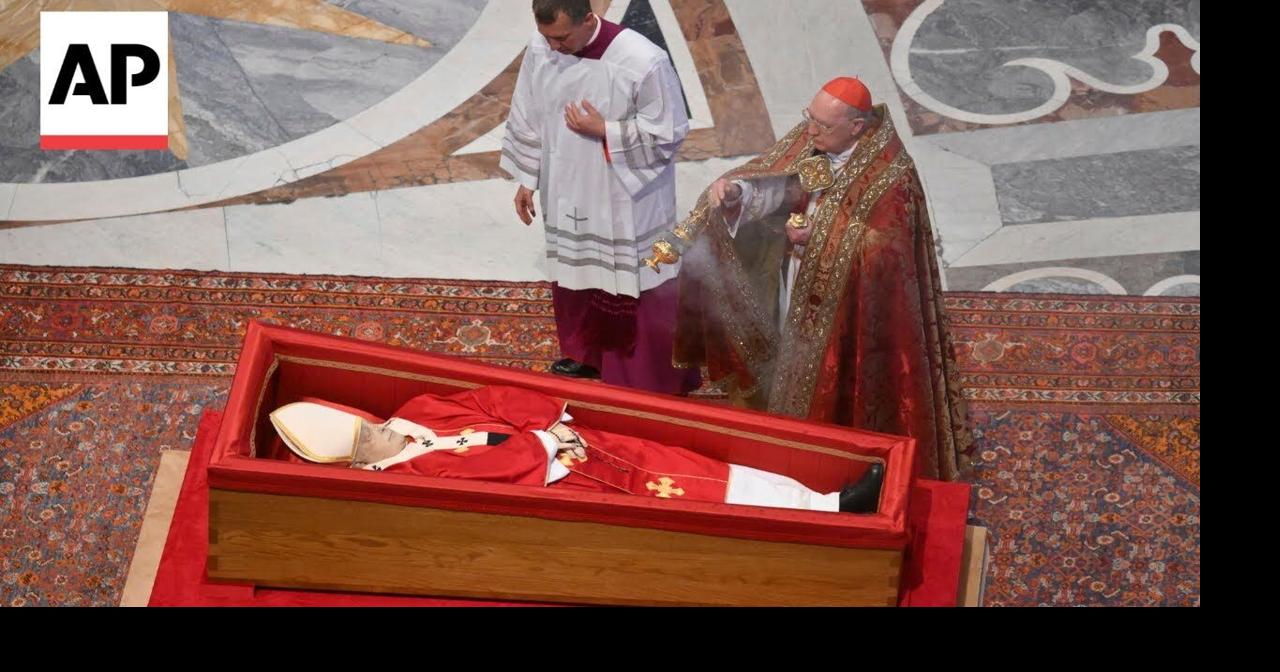 Faithful react as Pope Francis’ body moved to St. Peter's Basilica | Ap ...