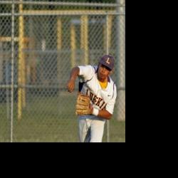 Lufkin Panthers beat New Caney, 10-5, in district baseball contest ...