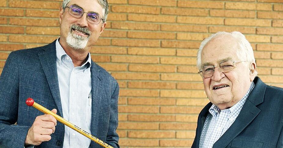 Duncan presents cane to The History Center | Local & State ...